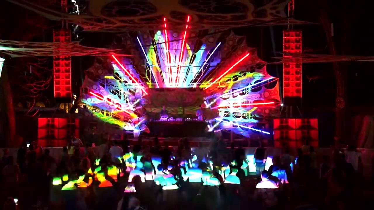 Unity Festival 2015 - stage video mapping. - YouTube