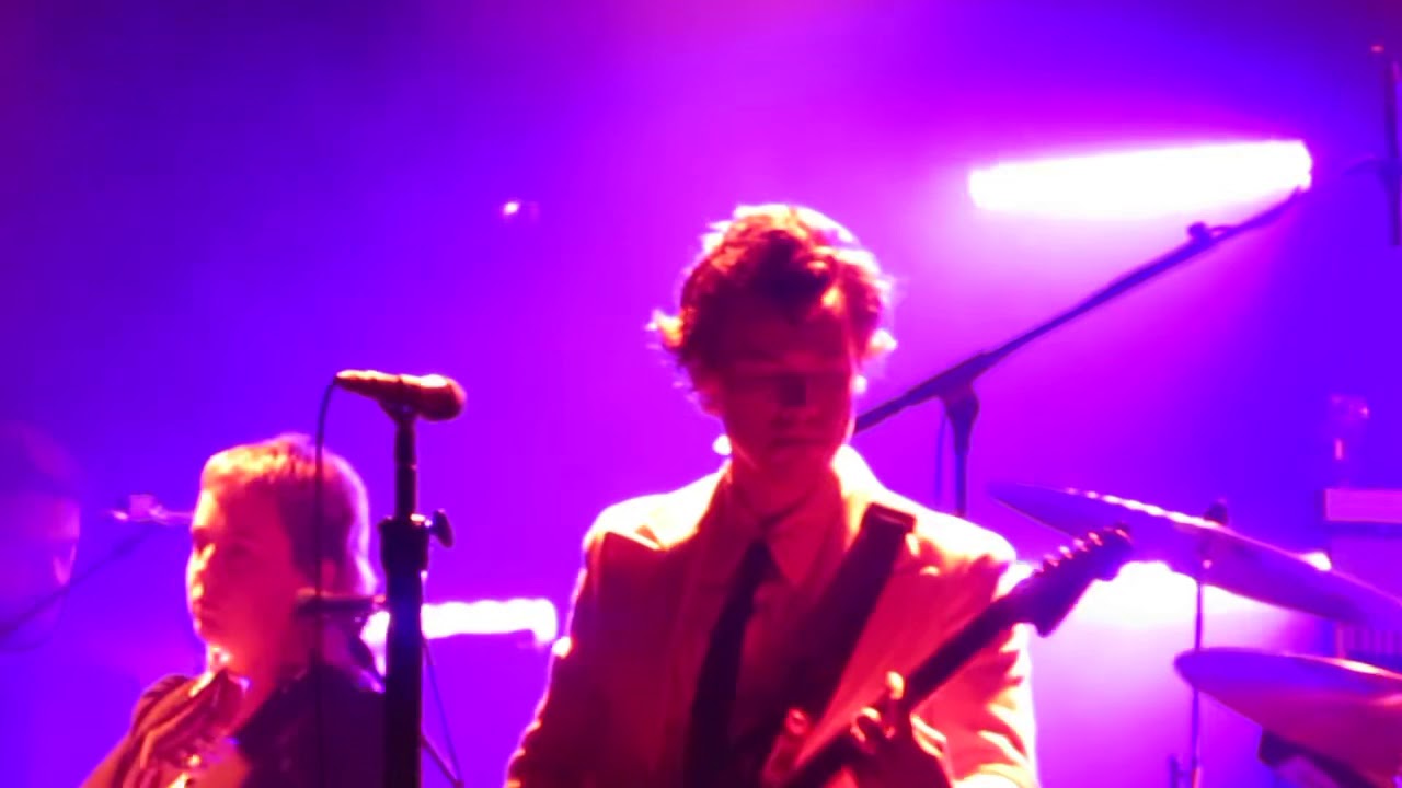 HARRY STYLES - SHE / live at Electric Ballroom - YouTube