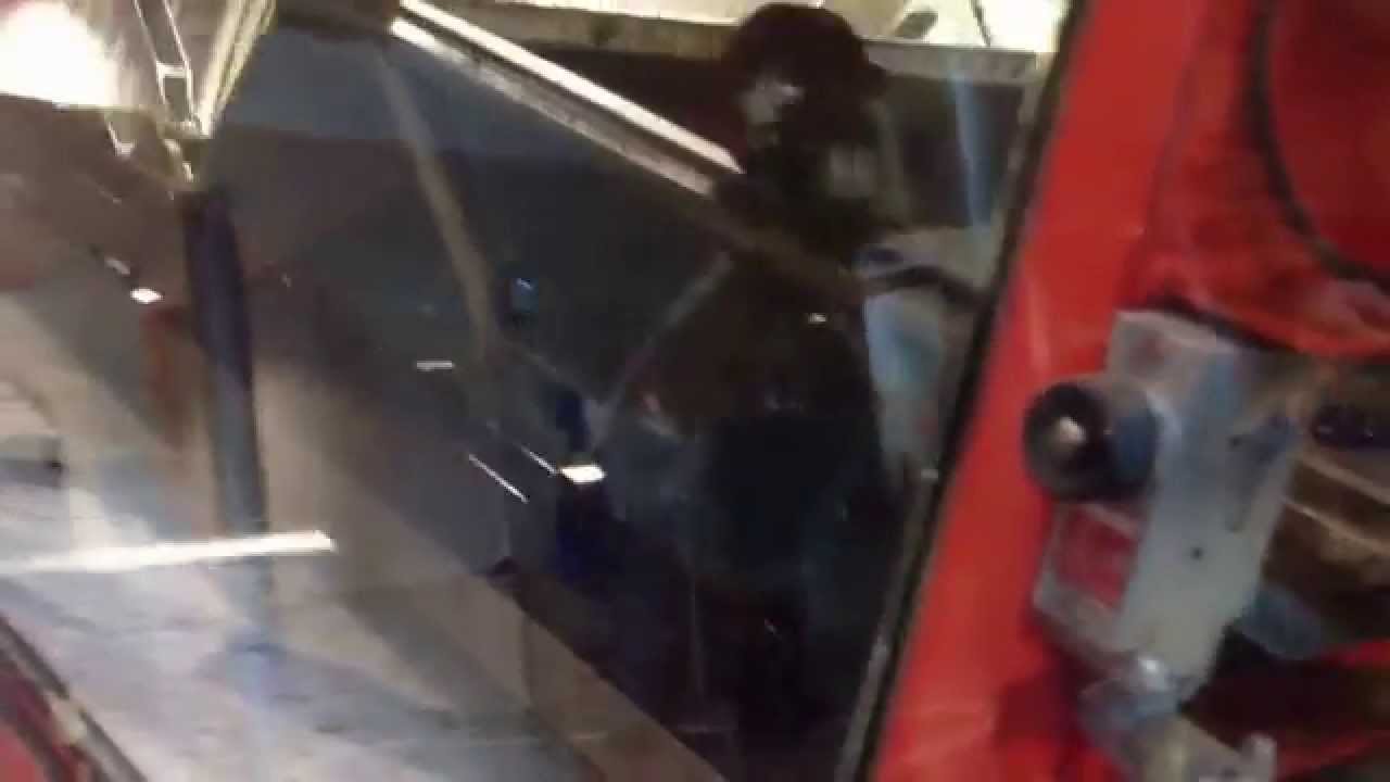 How escalators work - YouTube