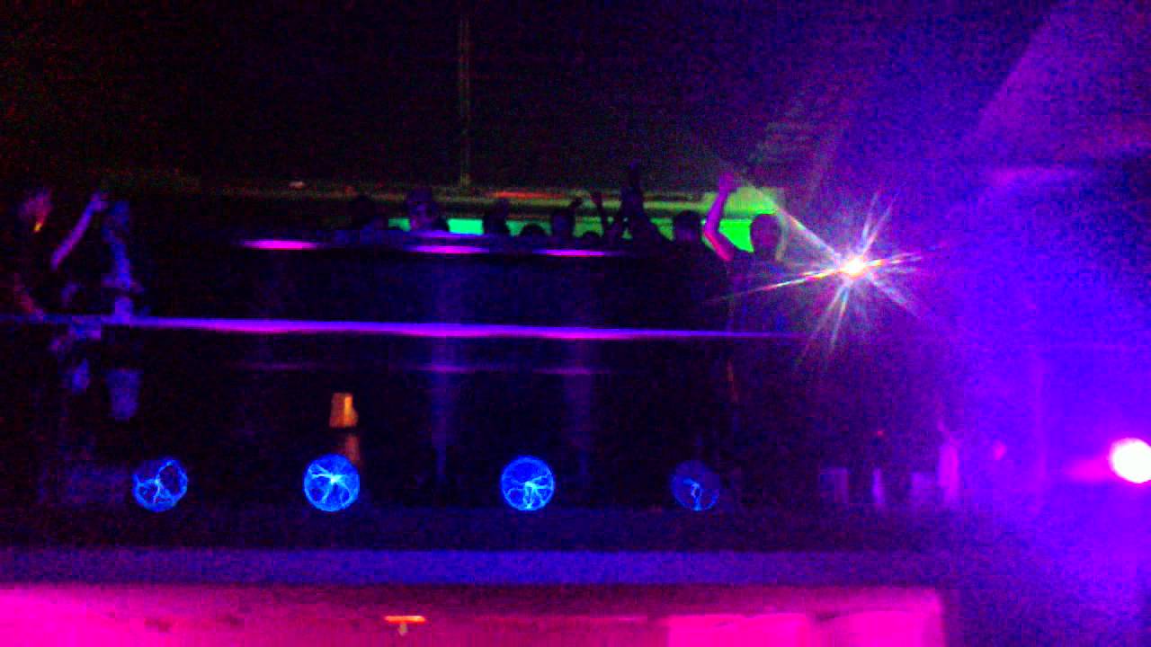 Hardwell@Alpha Club Vienna 2012 - YouTube