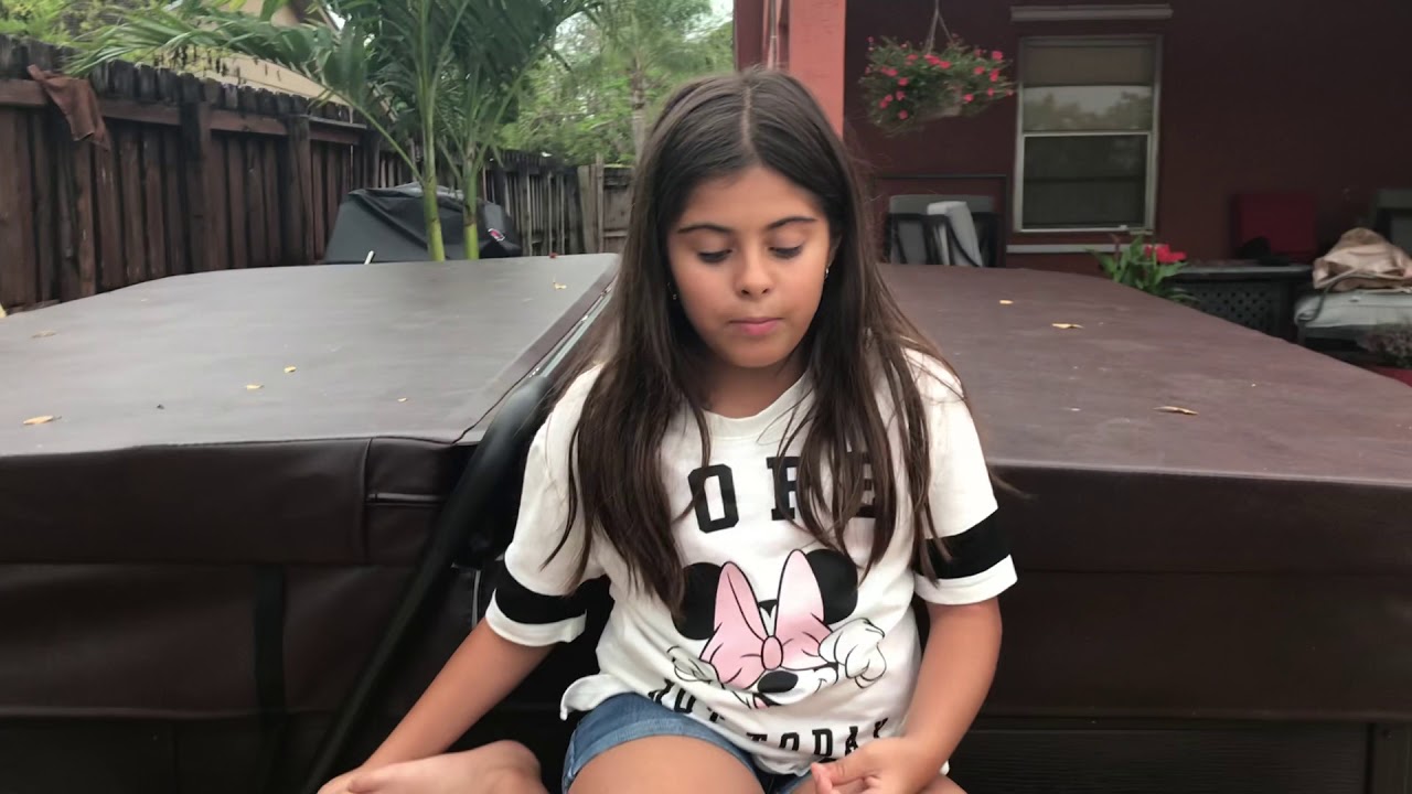 Bella sings a song!!! - YouTube