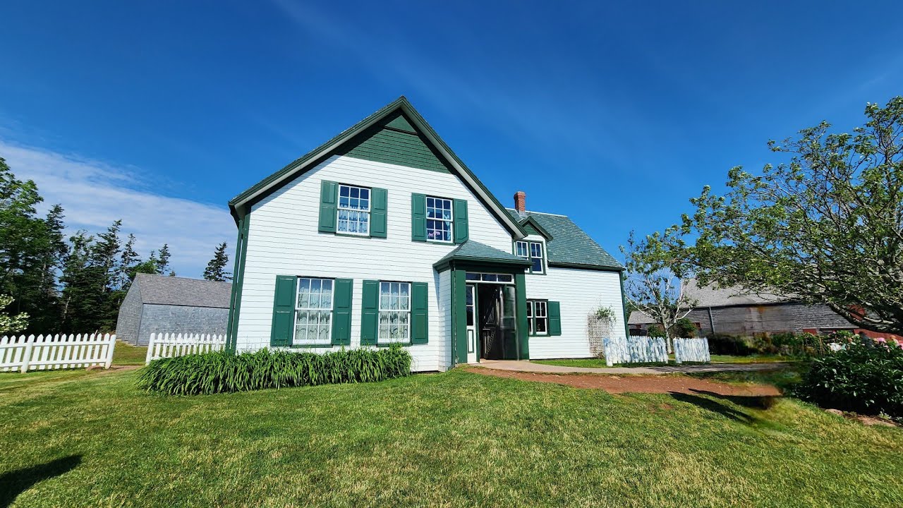 Inside the 'Anne of Green Gables' House On PEI! - YouTube
