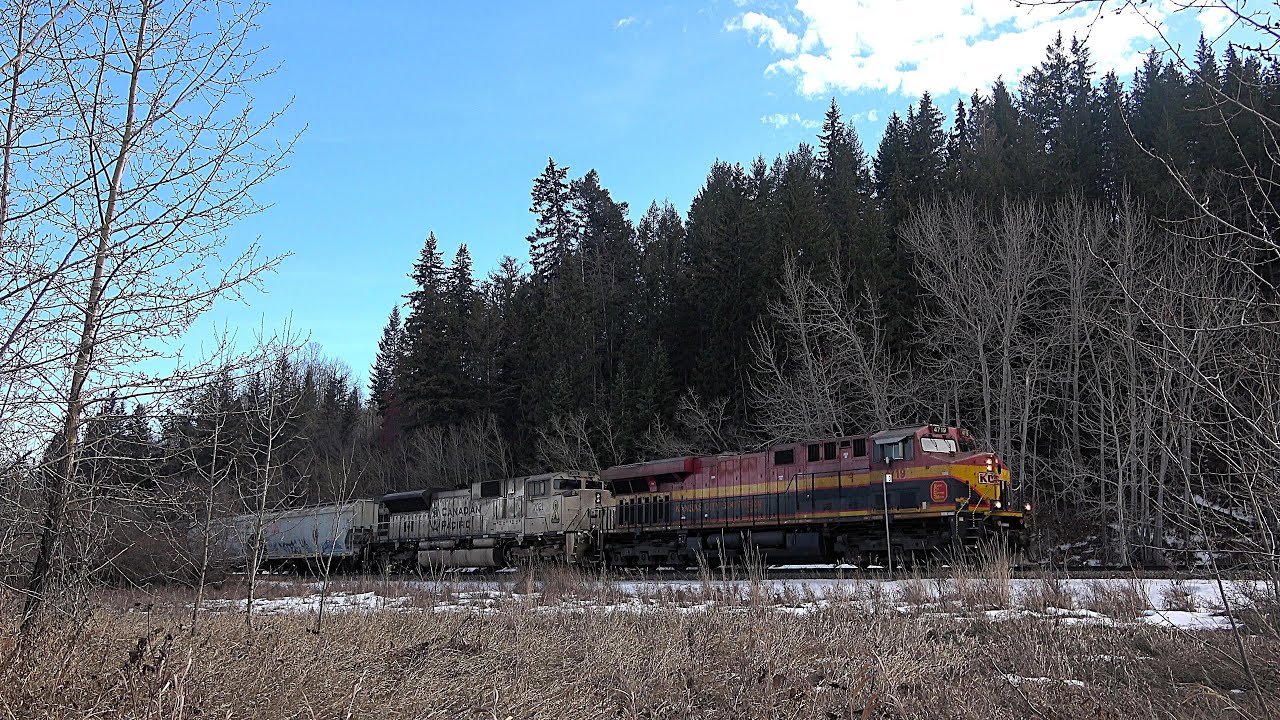 CPKC Westbound Grain Loads - YouTube