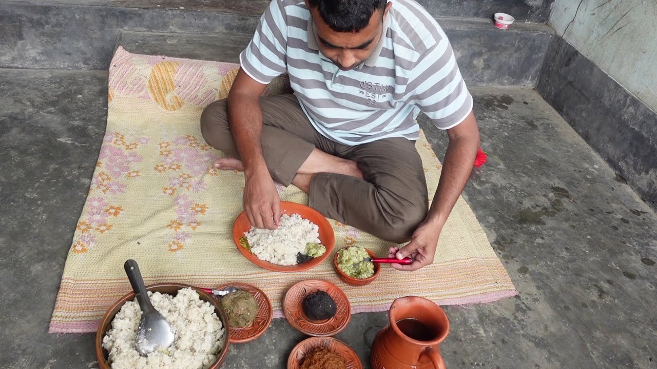 Famous Traditional Village Food Broken Rice with Different Vorta Recipe ...