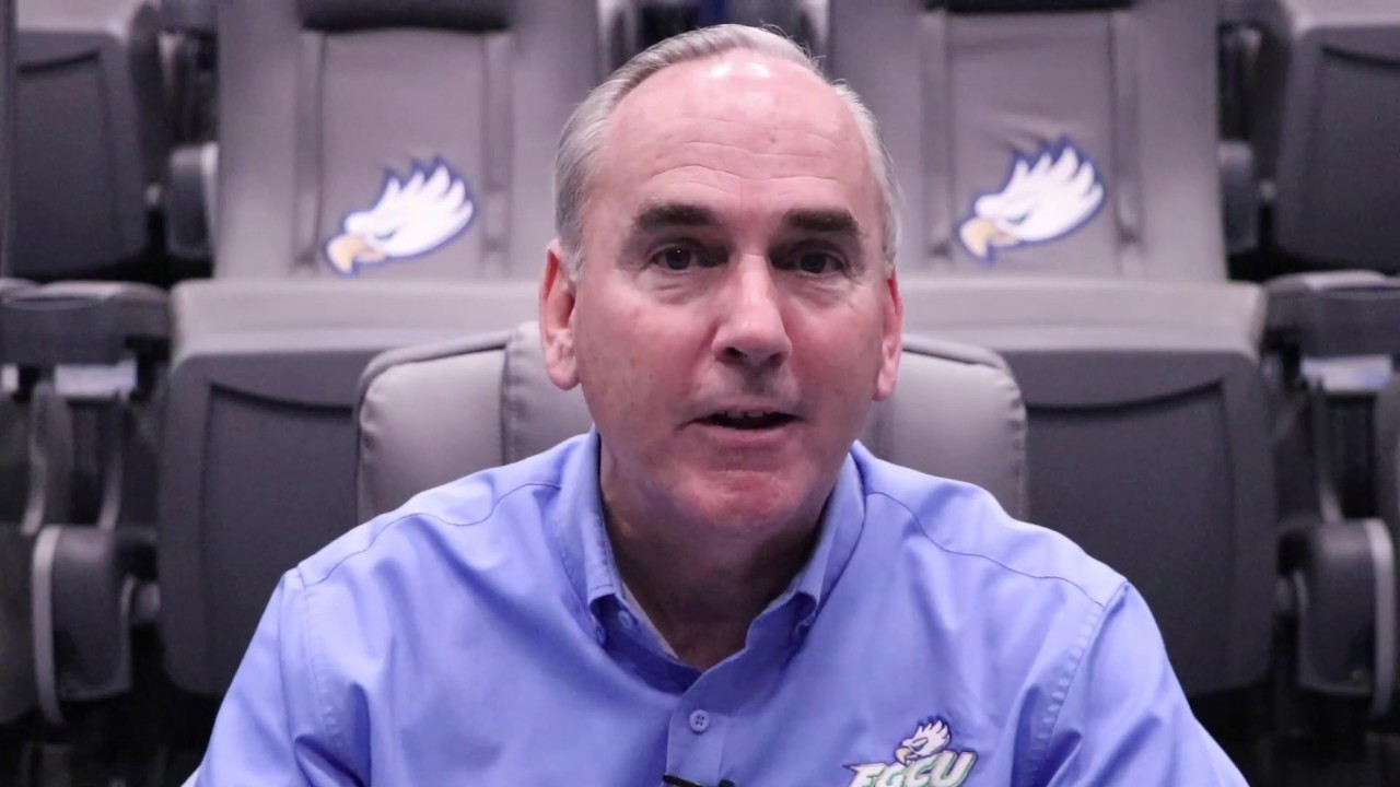 Eagles Check-In with Ken Kavanagh - YouTube