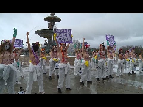 Femen a Parigi contro \