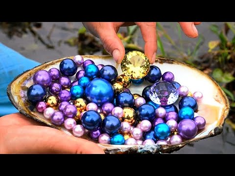 Diamond found with pearls 😱💠The girl found many oysters among which ...
