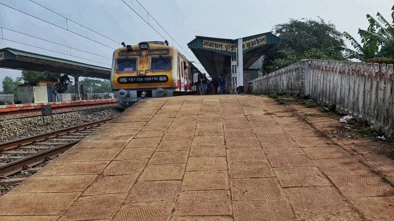 Howrah-Midnapore Medha EMU ariiving & departing Narayan pakuria murail Station - YouTube