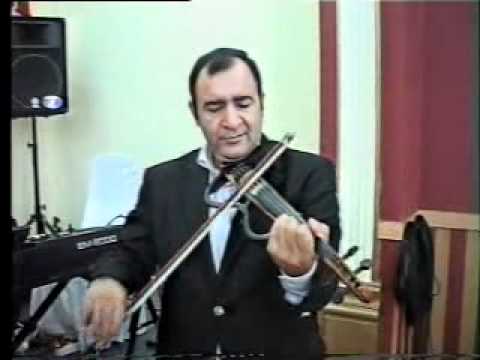 Ağabala (Skripkada çalır)