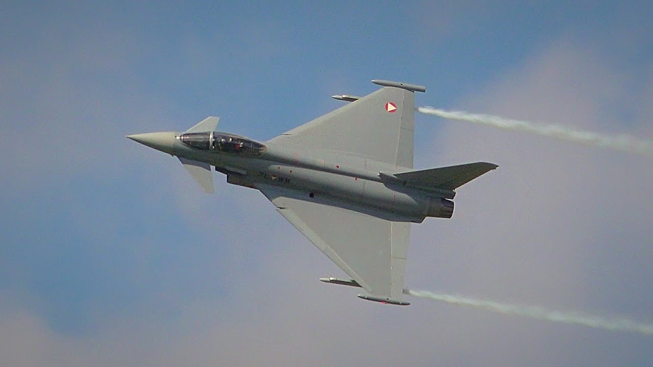 Stunning Austrian Eurofighter Display - Airpower 2022 - YouTube