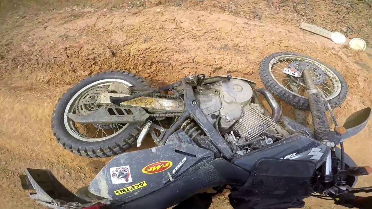 DR650 CRASH OFFROAD - YouTube