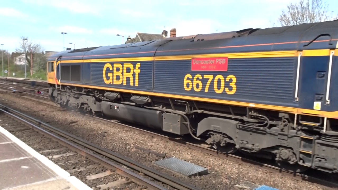 GBRF 66703 "Doncaster PSB" passes Tonbridge (April 10, 2017) - YouTube