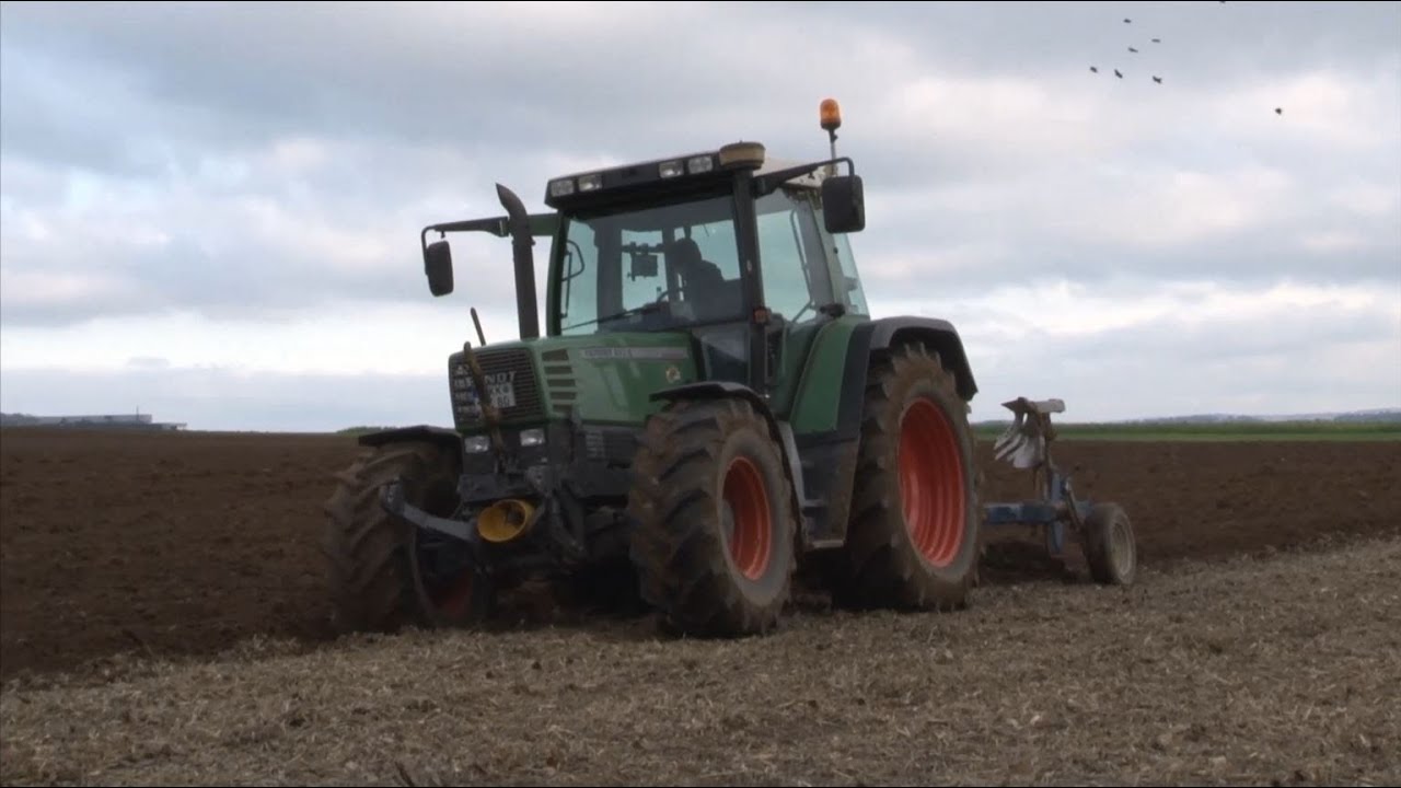 Fendt Favorit 511 C pflügt mit Rabe 3 Schaar Pflug - YouTube