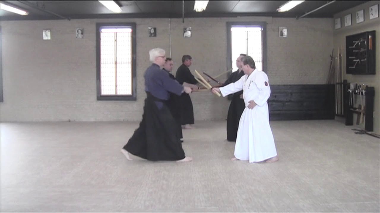 Short Sword inside and outside blocking! - YouTube
