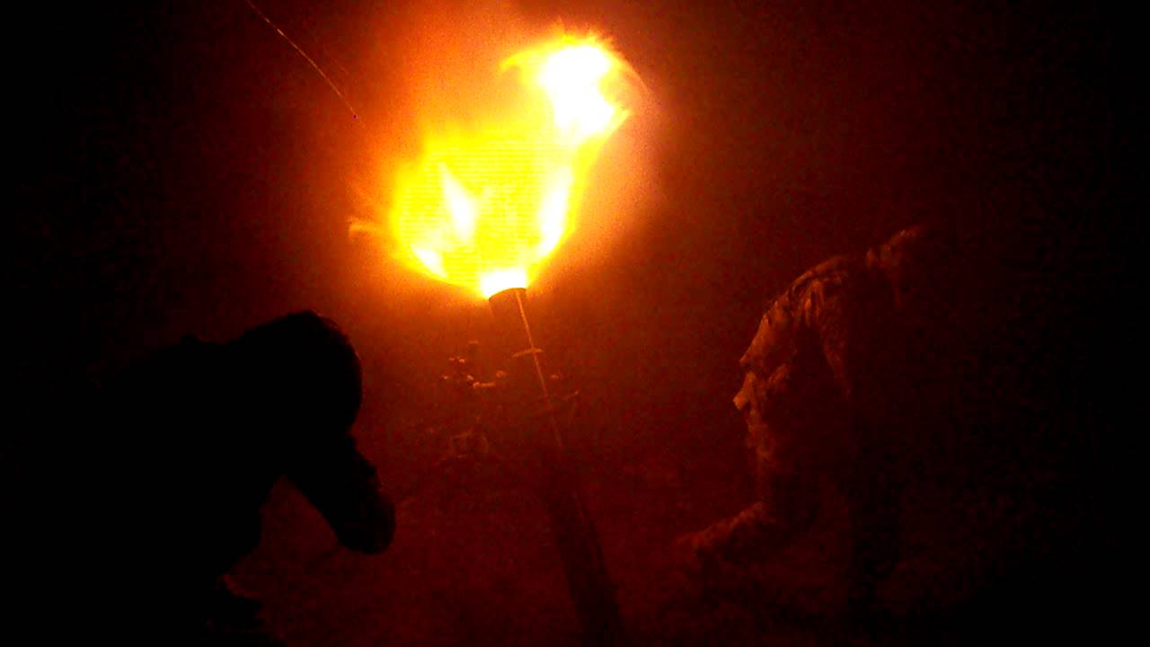 120 mm mortar night live fire. - YouTube