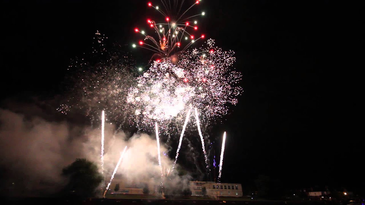 The Nottingham Riverside Festival Firework Finale 2015 - YouTube