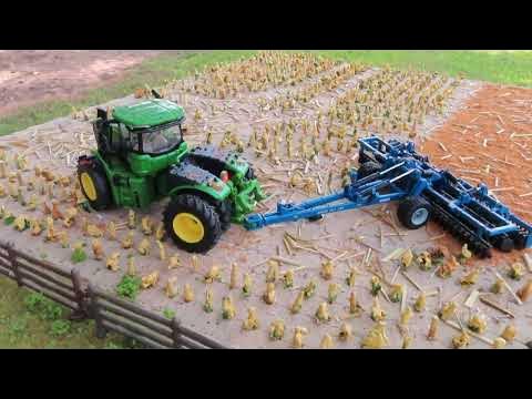 John Deere 9r 440 and Kinze mach till fall tillage scene 1/64 scale - YouTube