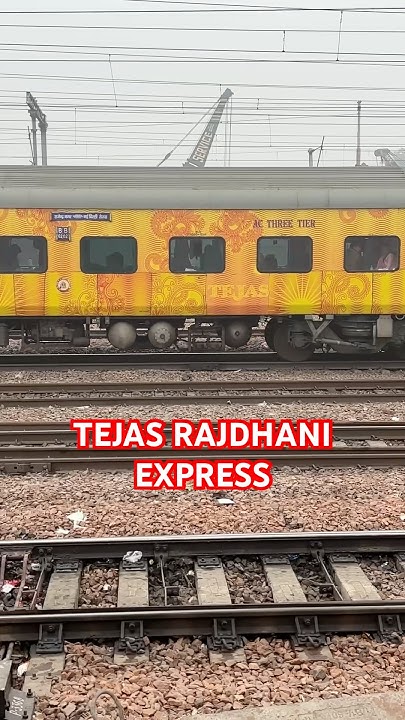12309) Rajendra Nagar T New Delhi Tejas Rajdhani Express train 🚊Ghaziabad Juction #shorts # ...