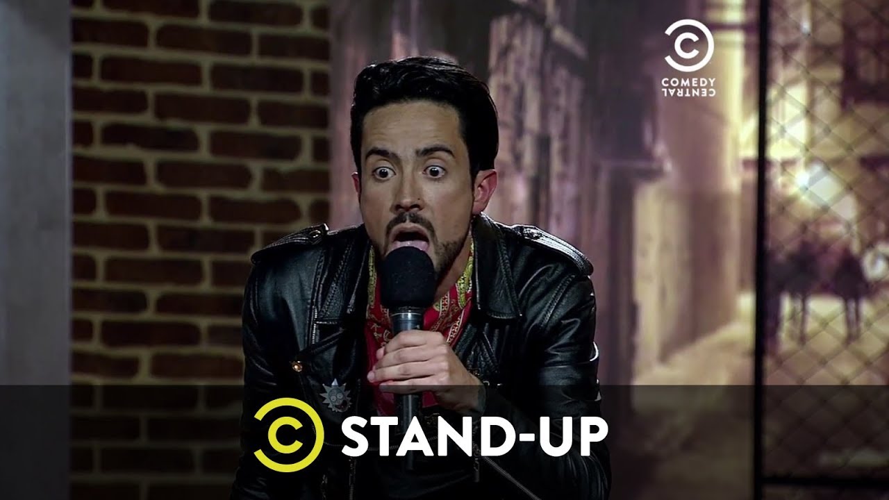 Jonathan Gato II @ #StandupEnComedy - YouTube