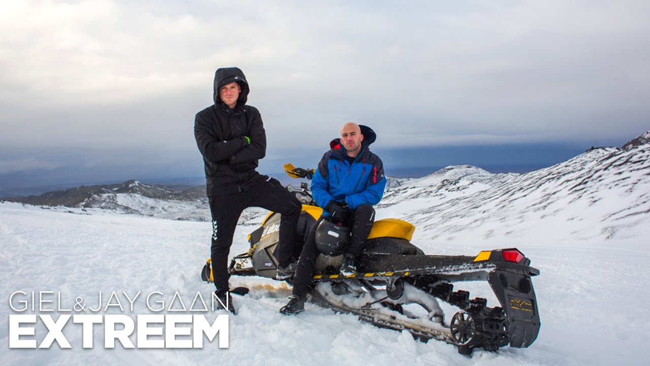 Sneeuwscooter Race - Giel & Jay Gaan Extreem #7 - YouTube