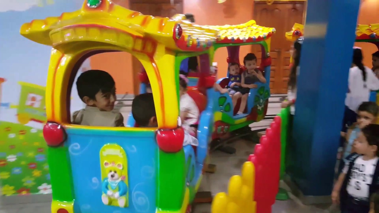 الدخول الى السينما 7d واللعب في الألعاب للأطفال Enter the 7D Cinema and ...