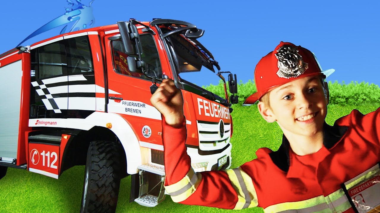 أطفال يرتدون زي رجال الإطفاء يقودون شاحنة إطفاء 🔥🚒 Youtube