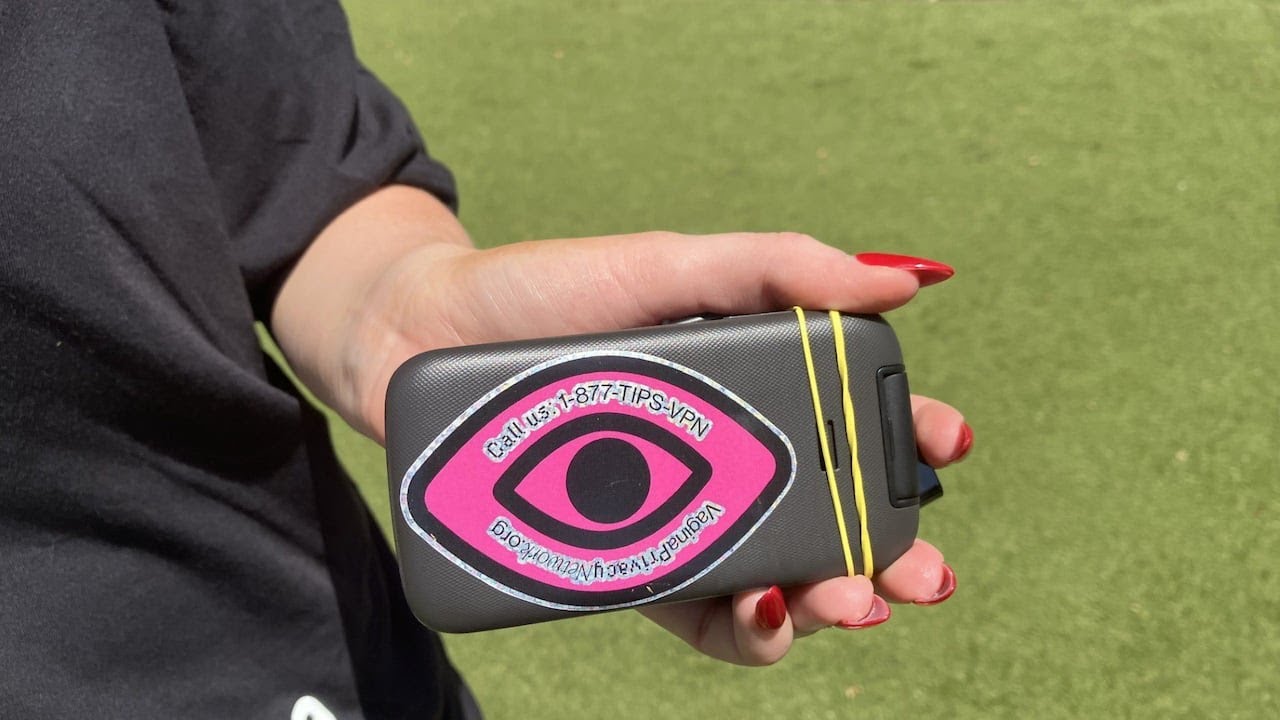 Groups give away free untraceable phones in Decatur to safely search ...