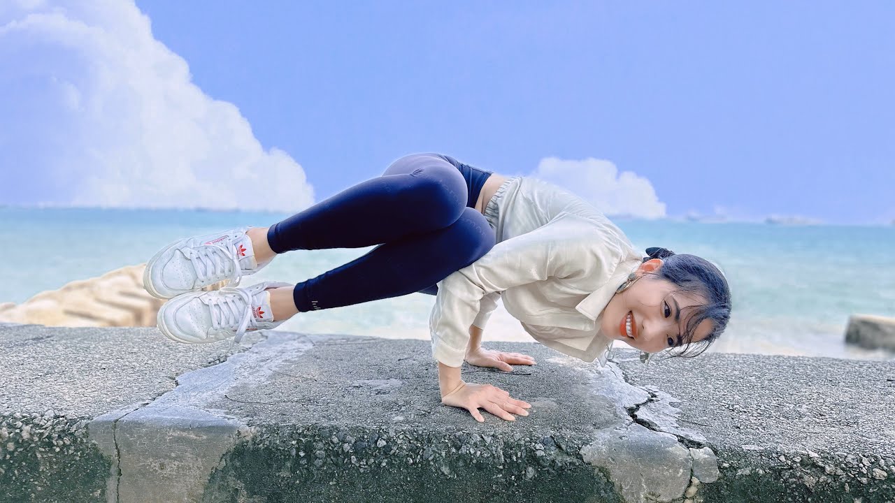 Fluid Vinyasa yoga flow full body balance stretch and strength _ Dòng ...