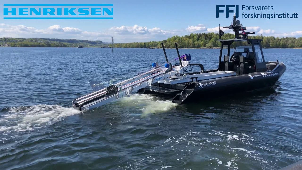 Capture Claw System on Hugin - YouTube