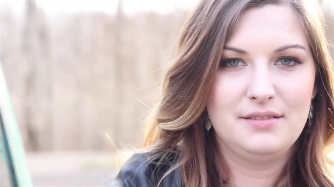 Ashley Taylor playing Music Row - YouTube