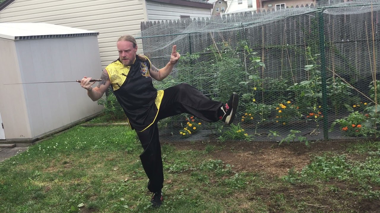 Wudang Eight Immortal Drunken Sword Play - YouTube