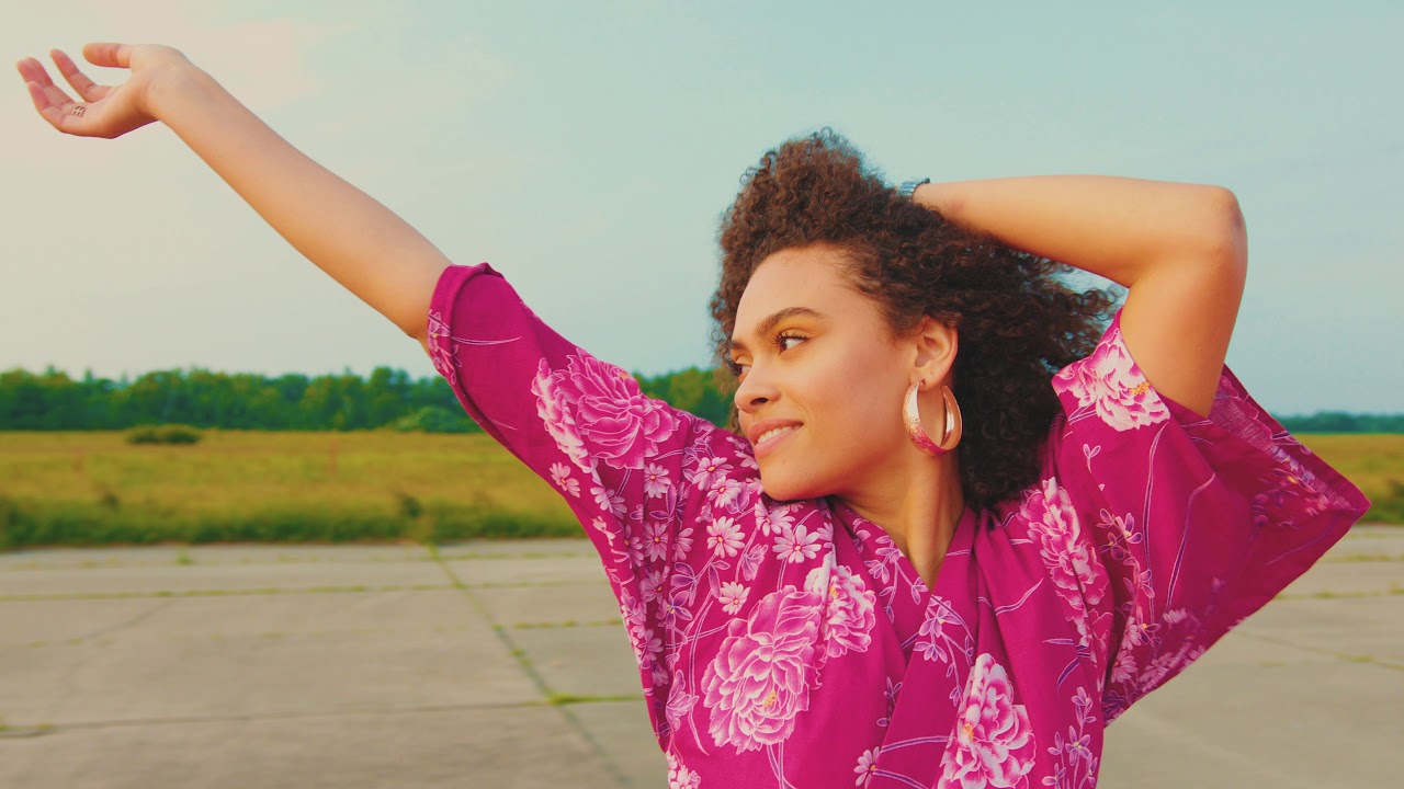 Macaiah Lee - Seventies (Official Video) - YouTube