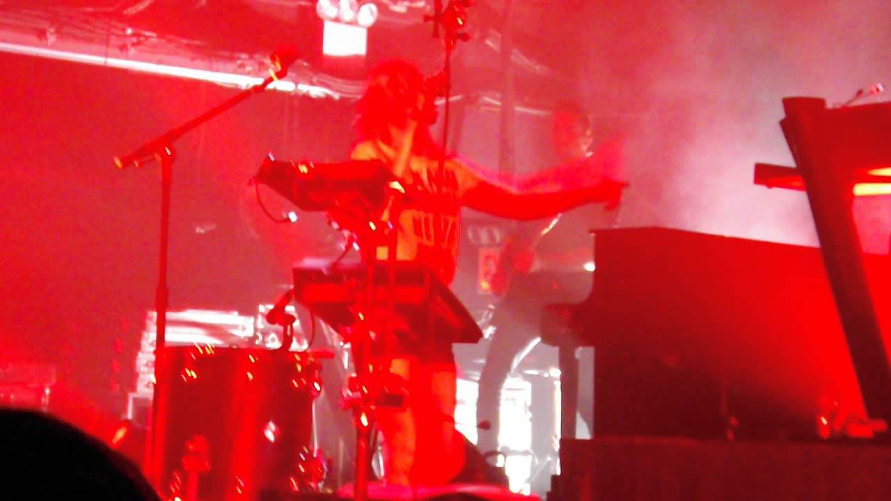 Animal - Ellie Goulding - YouTube