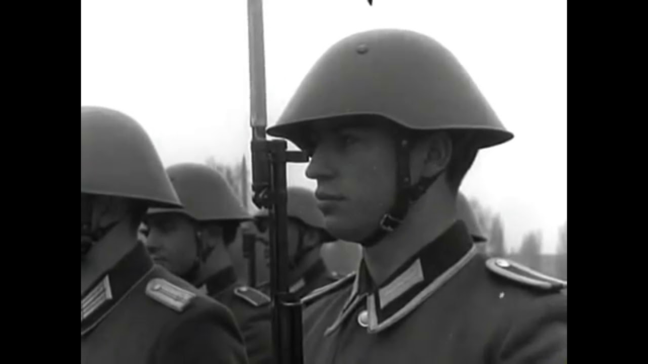 Yorckscher Marsch - East German Parade Rehearsal (1963) - YouTube