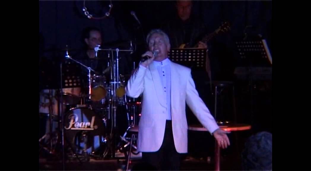 Swing singer GARY GRACE performs 'New York, New York' www.garygrace.co ...