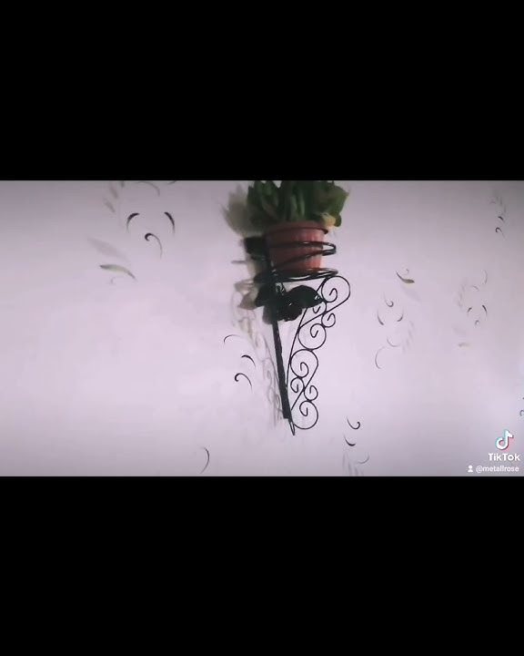 Подцветочник, подставка под цветы на стену. - YouTube