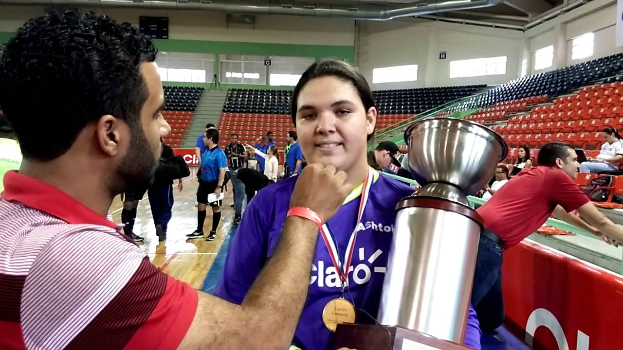 Camila Báez portera del Ashton School - YouTube