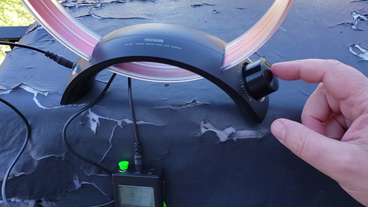 Tecsun AN-200 mediumwave loop on the countycomm GP5 receiver - YouTube