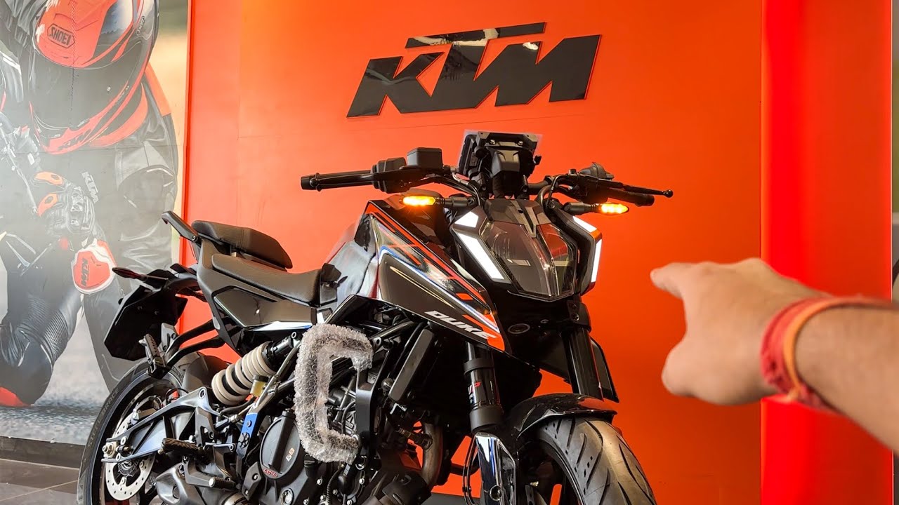 2025 All New KTM Duke 250 BS7 Dark Edition Full Review - YouTube