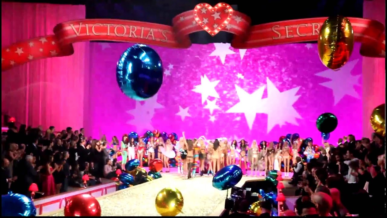 Sneak Peek - Victoria's Secret Fashion Show 2010 - FINALE - YouTube