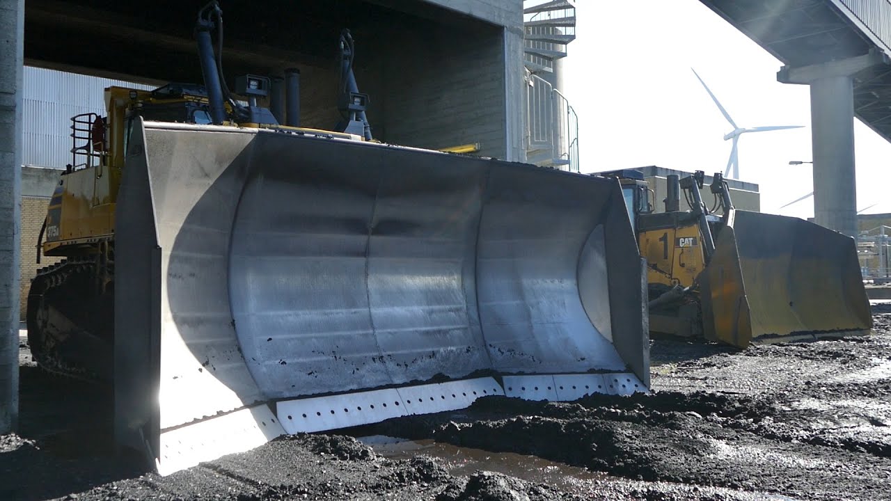 HUGE 75-tonnes Komatsu D375A-8 Dozer Working in Danish Power Plant ...
