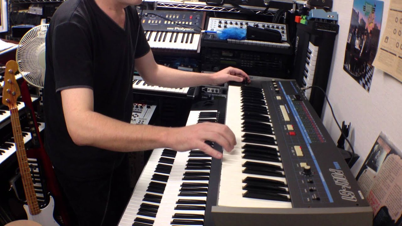 Korg Poly-61 80's Synth - YouTube