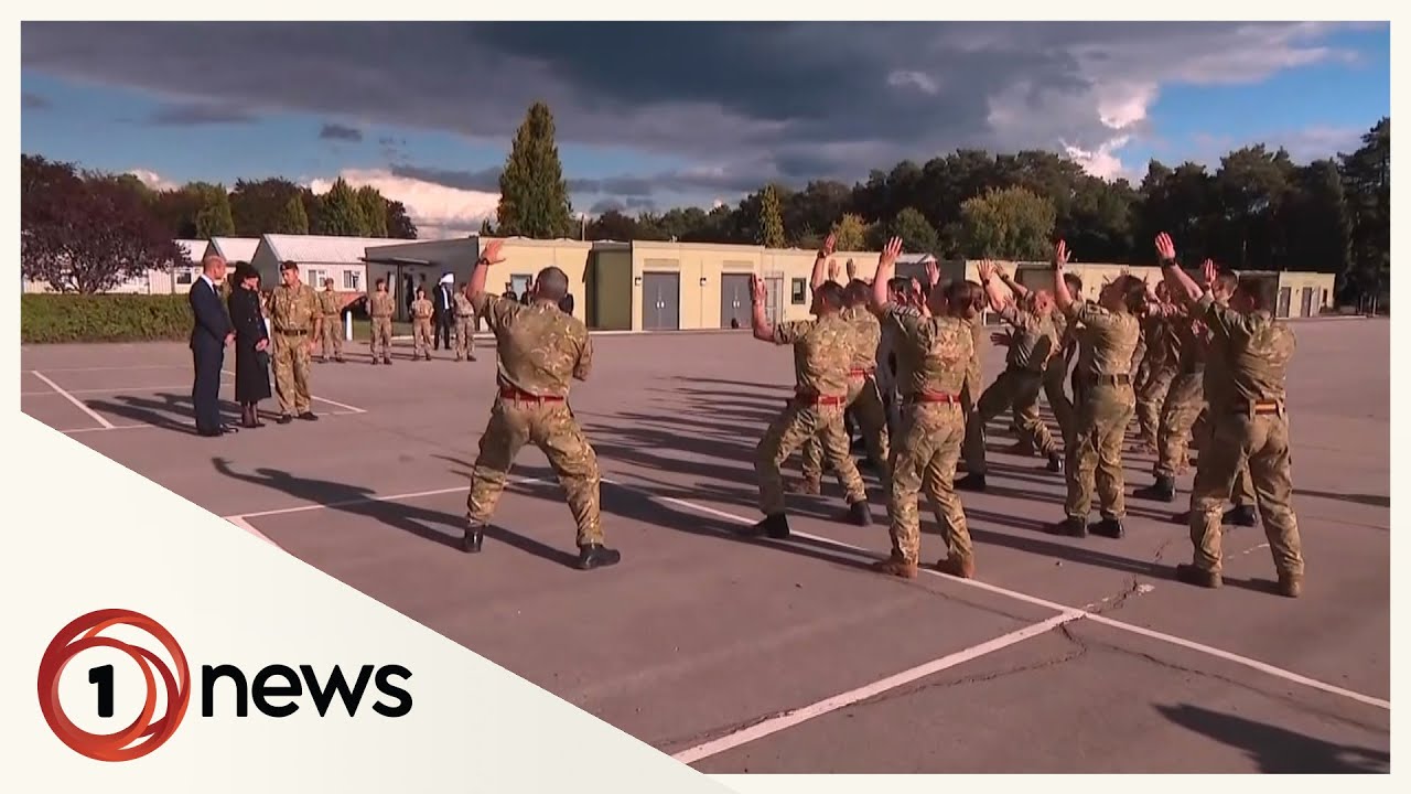 Royals ‘tear up’ after rousing haka from NZDF - YouTube