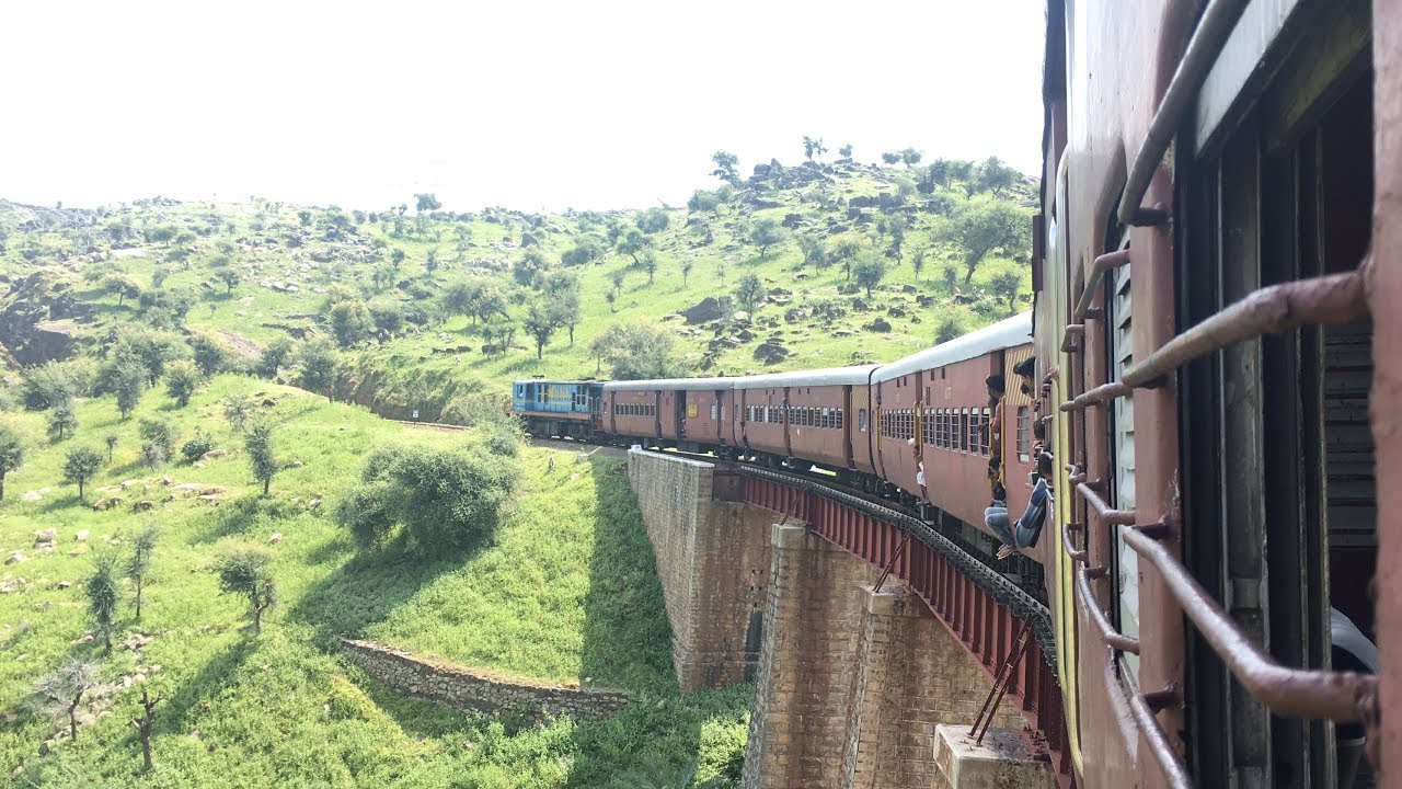 MAVLI MARWAR METRE GAUGE TRAIN [HD] THROUGH KAMLI GHATS AND GORAM GHAT ...