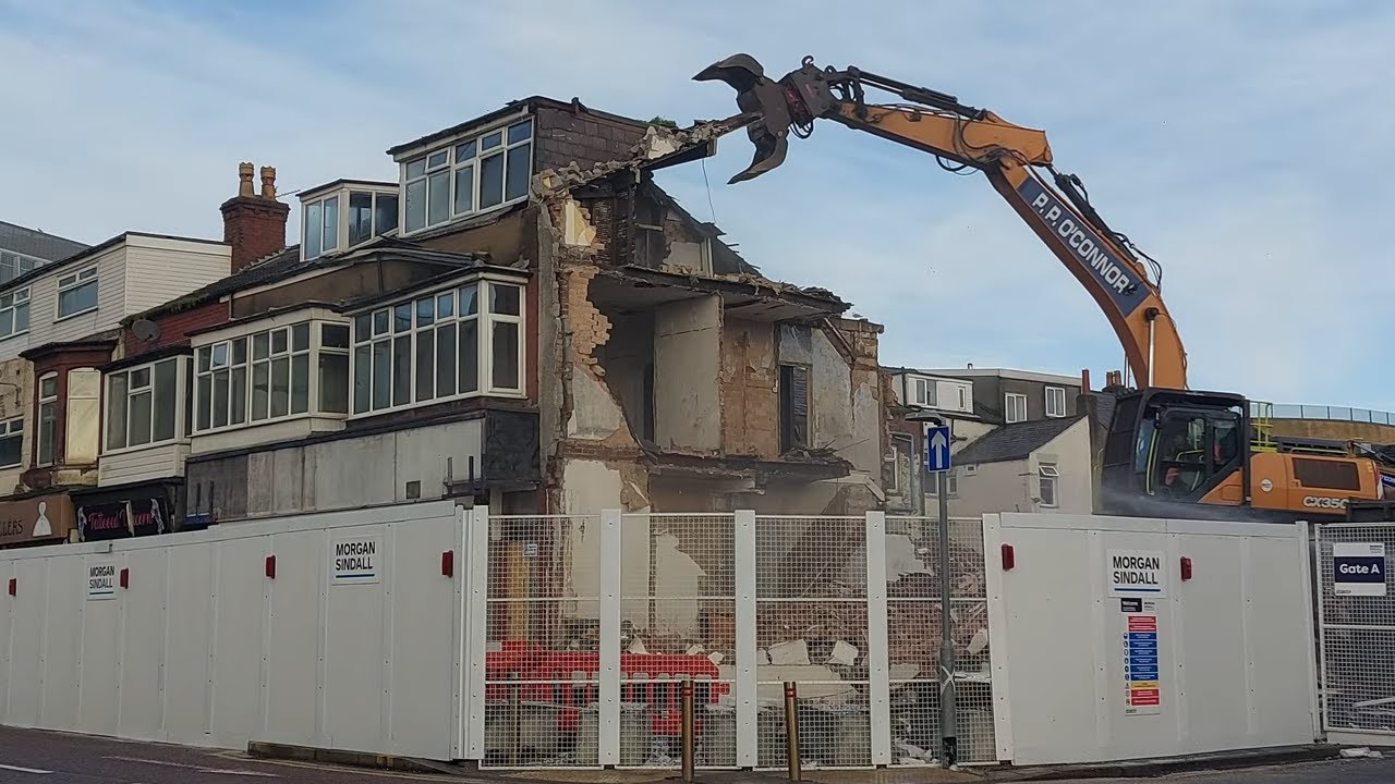 I AM BACK IN BUSINESS PART 2 DEMOLITION ON COOKSON STREET BLACKPOOL ...
