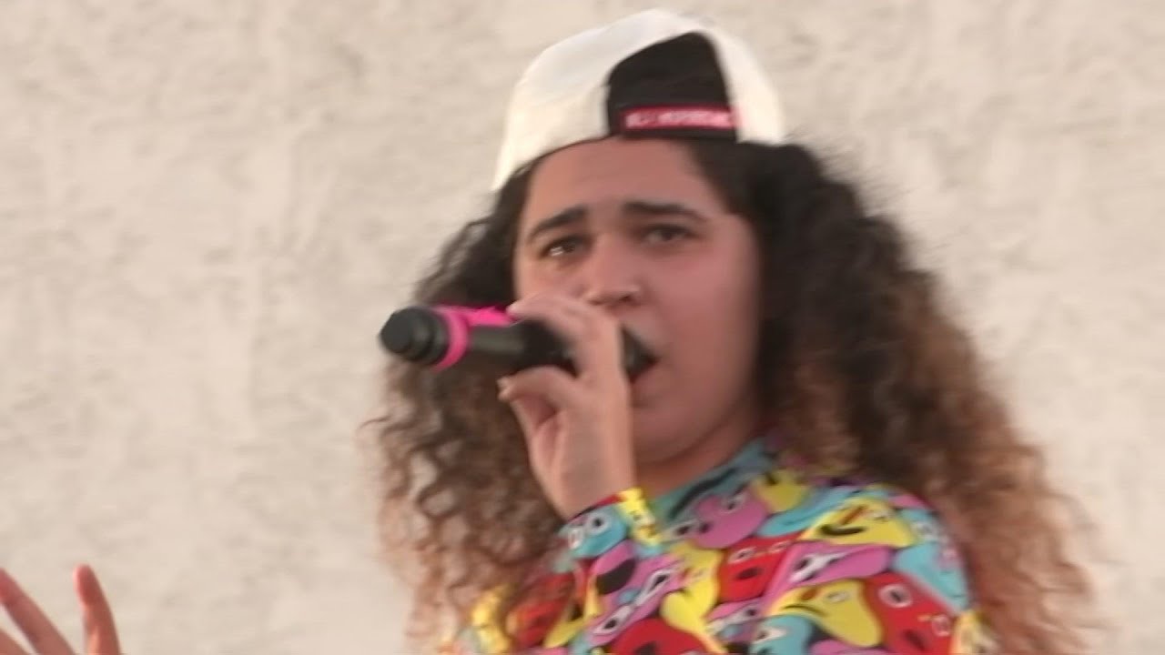 Remi Wolf's drive-in concert in LA - YouTube