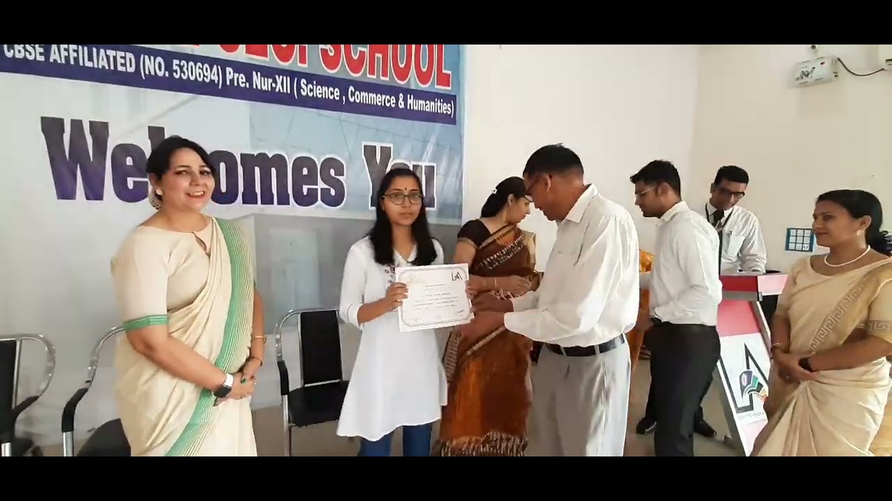 Felicitation ceremony for Students in L.A School Jhajjar - YouTube