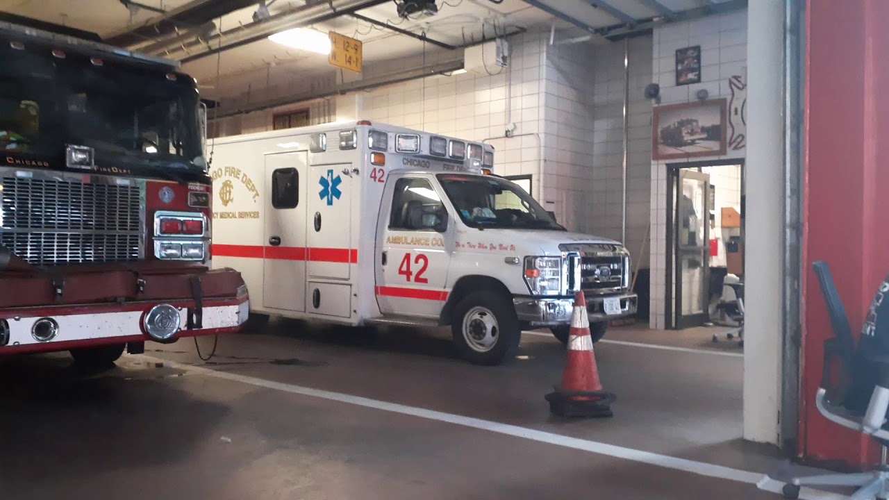 Chicago fire department ambulance 42 - YouTube