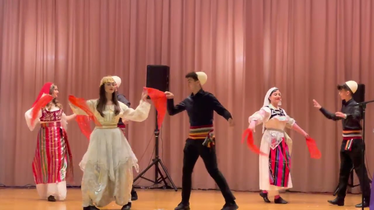 Shoqata Kraja Ana Malit dhe Ulqini Qeshor 2022 - YouTube