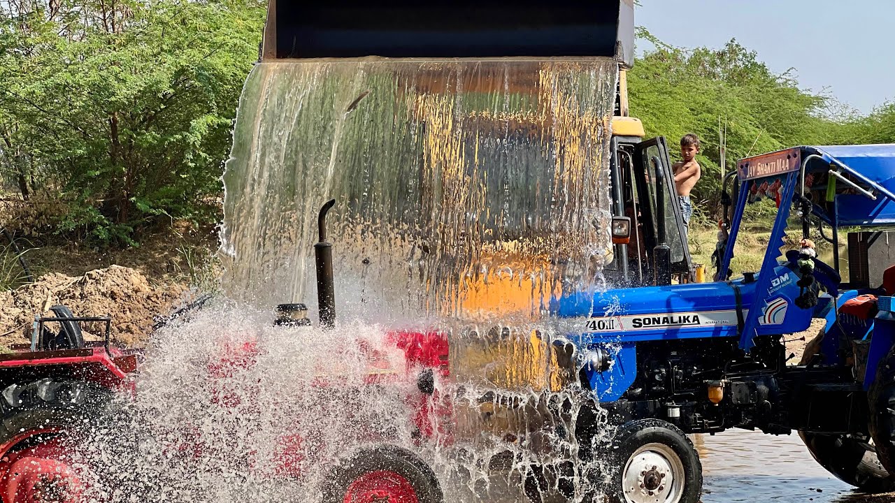 JCB 3dx Mahindra tractor and sonalika tractor washing in betwa RiverJCB ...